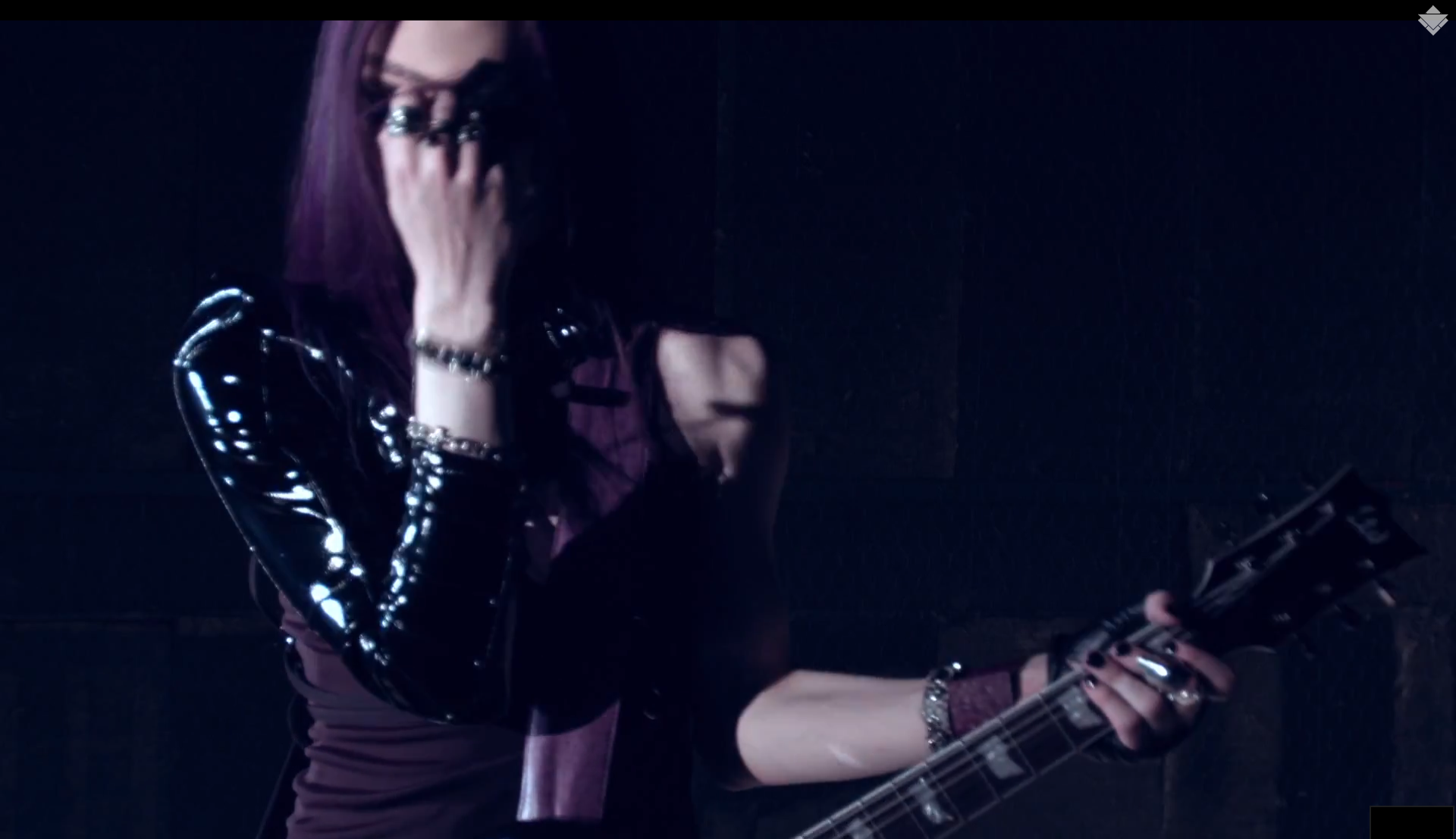 Official Website of Fashion Designer Michelle Überreste